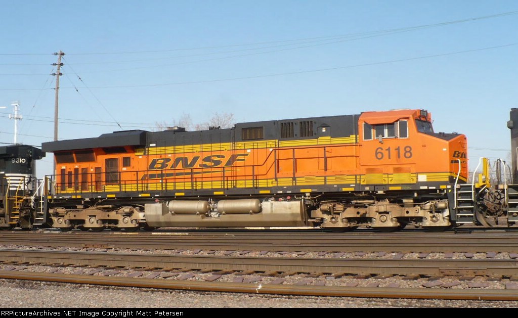 BNSF 6118